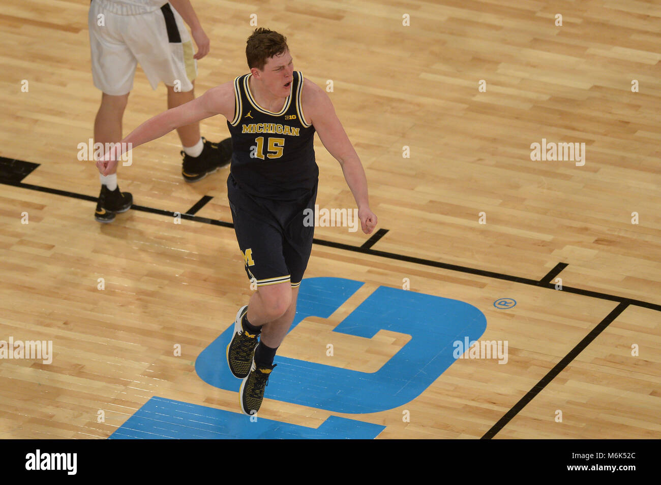New York, New York, USA. 4th Mar, 2018. JON TESKE (15) celebrates ...