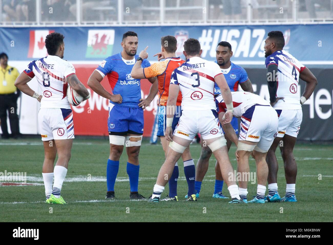 Jacob ale of samoa and referee jordan way hi-res stock photography and ...