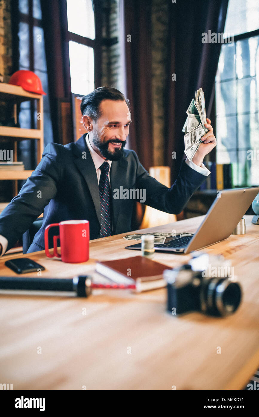 Man desk computer working suit hi-res stock photography and images - Alamy