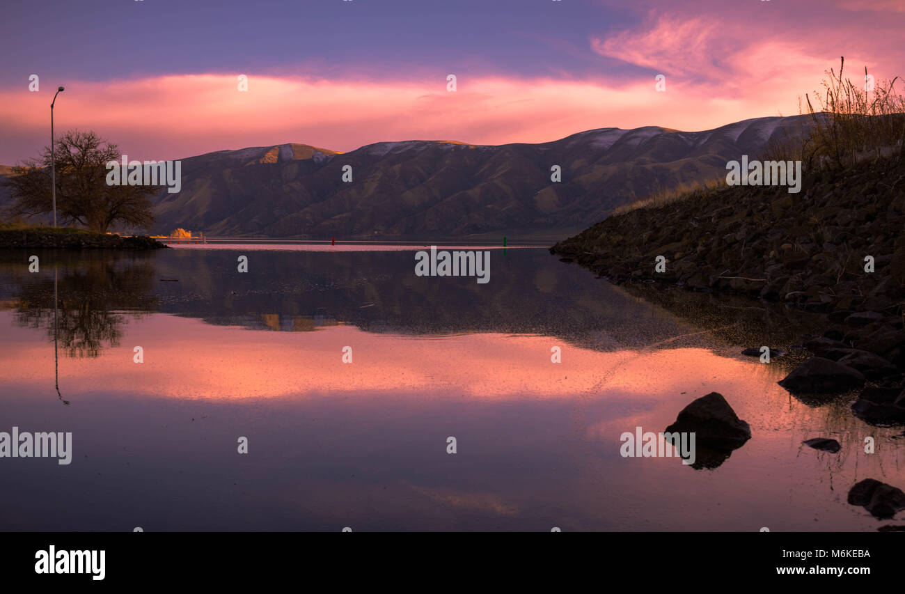 Purple and orange river rocks hi-res stock photography and images - Alamy