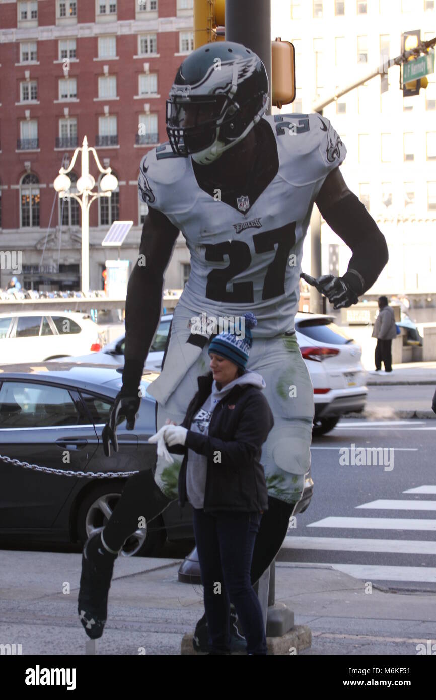 Lane johnson football eagles hi-res stock photography and images - Alamy