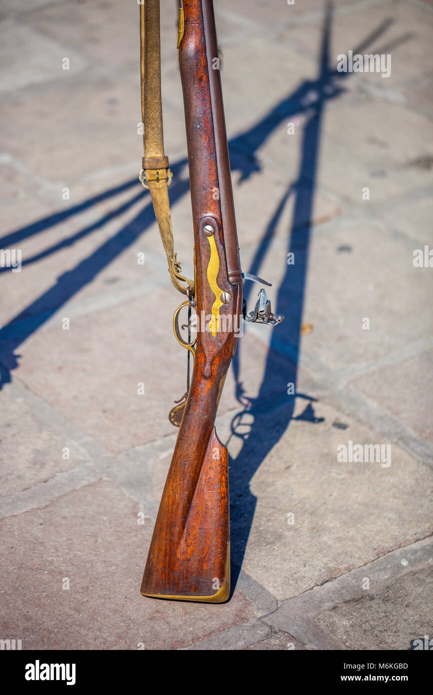 Antique musket hi-res stock photography and images - Alamy