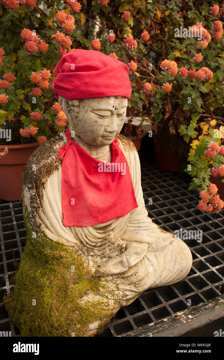 Shinto hat hi-res stock photography and images - Alamy