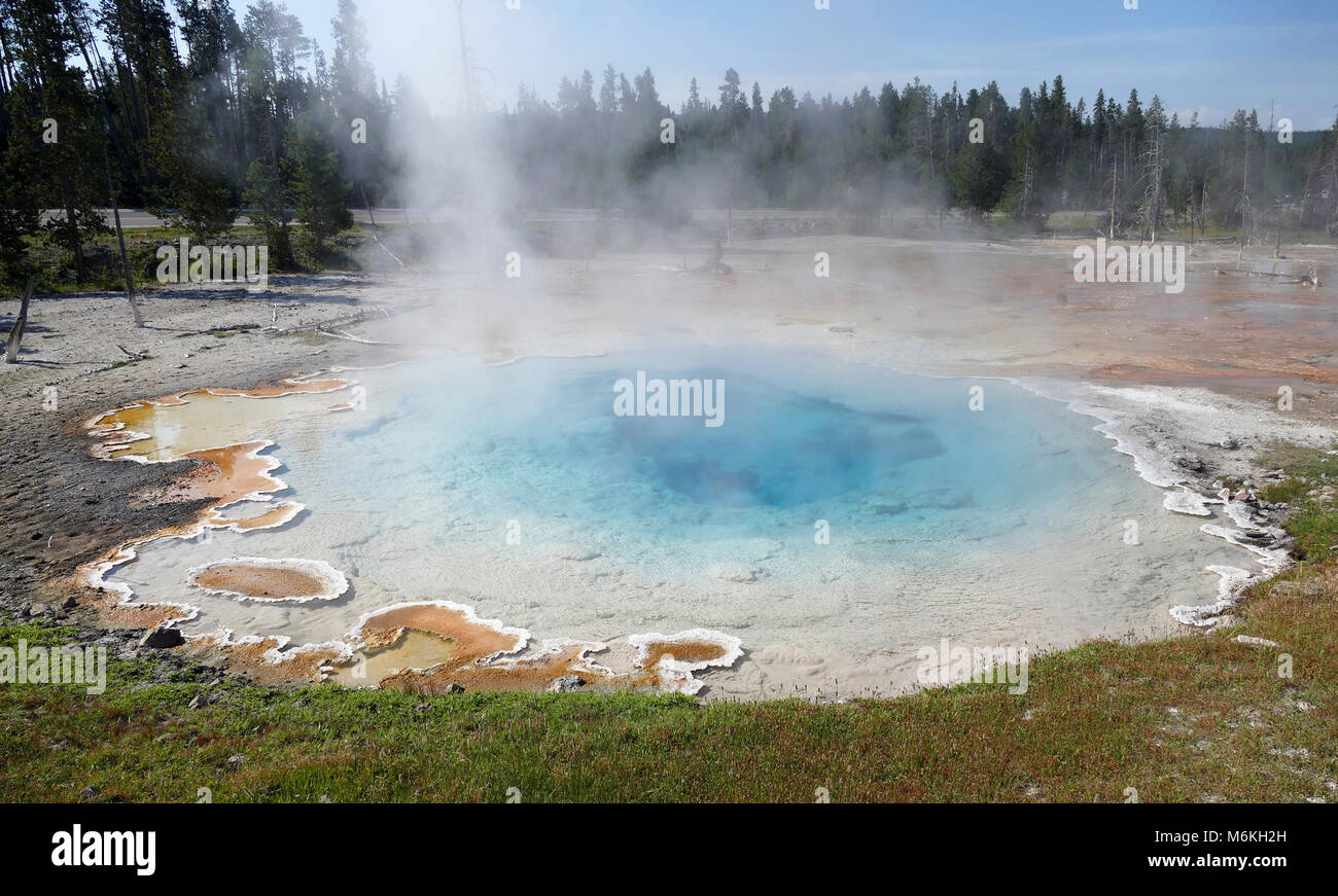 Silex Spring in the Lower Geyser Basin. Silex Spring Stock Photo - Alamy