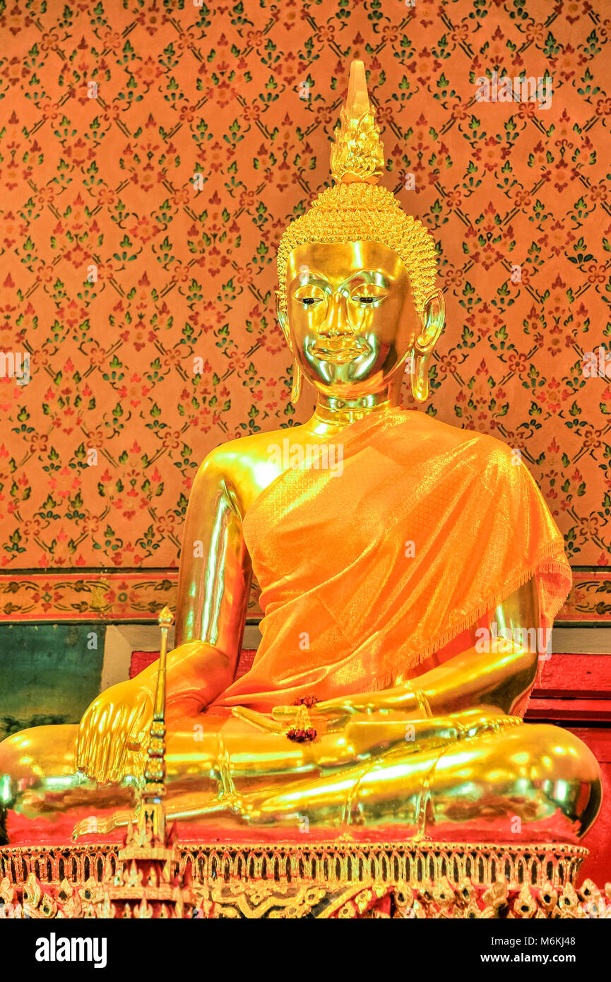 Yellow dress yellow robes hi-res stock photography and images - Alamy