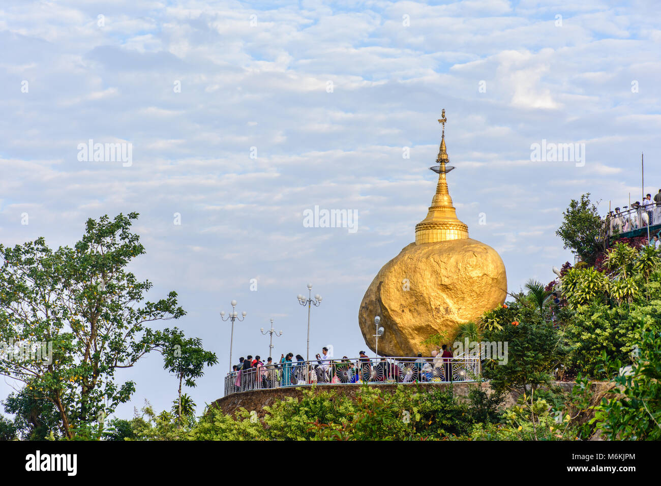 Kyaik htee yoe pagoda hi-res stock photography and images - Alamy
