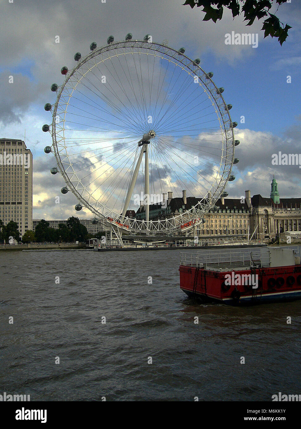 Iconic london eye hi-res stock photography and images - Alamy