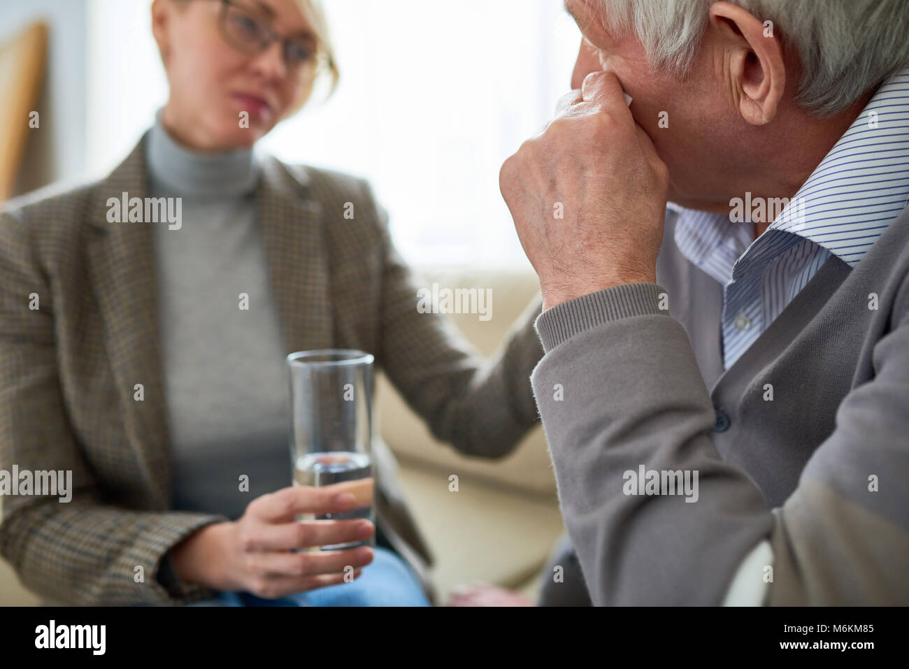 Old man crying hi-res stock photography and images - Alamy
