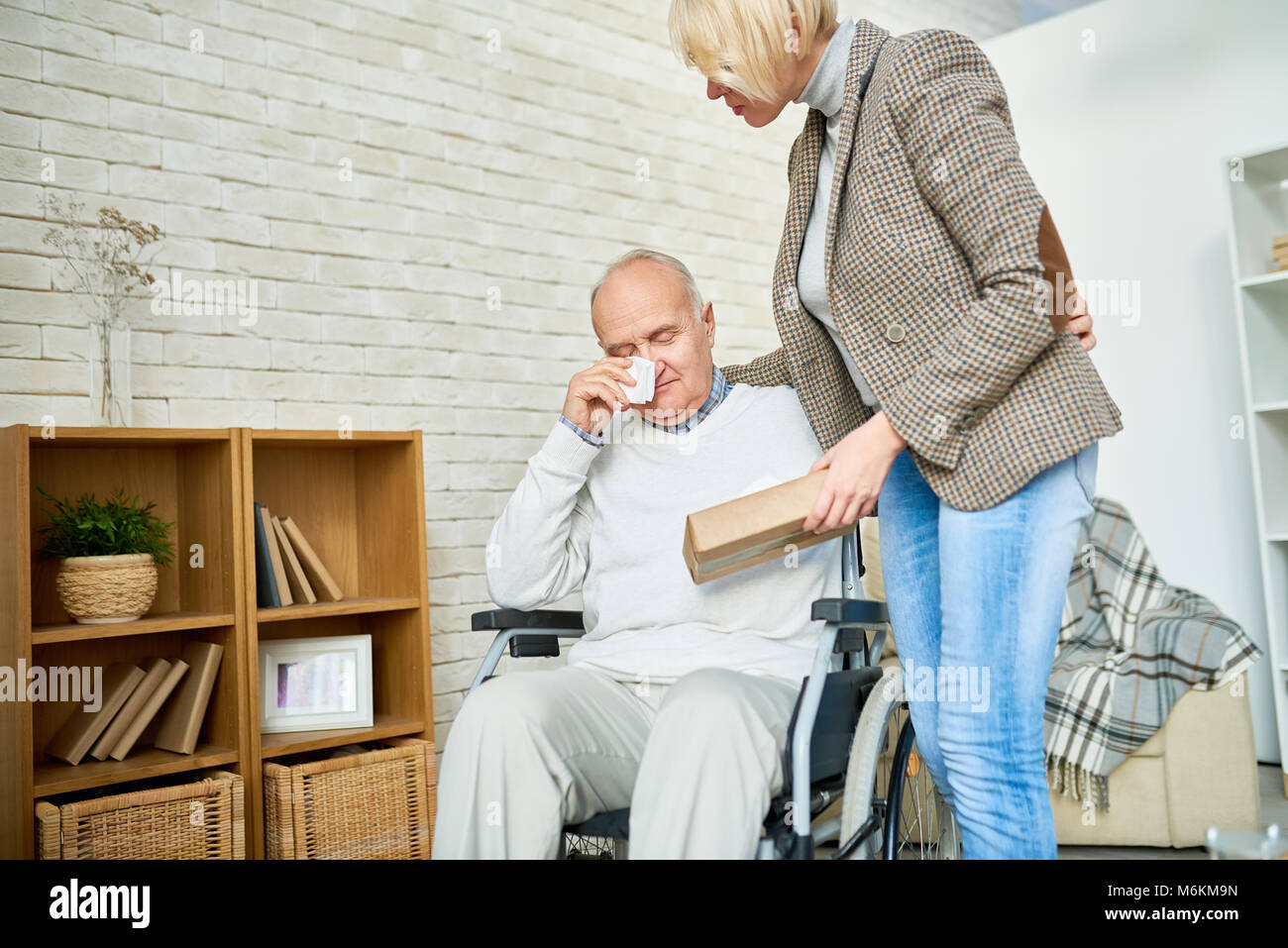 Man crying tissue hi-res stock photography and images - Alamy