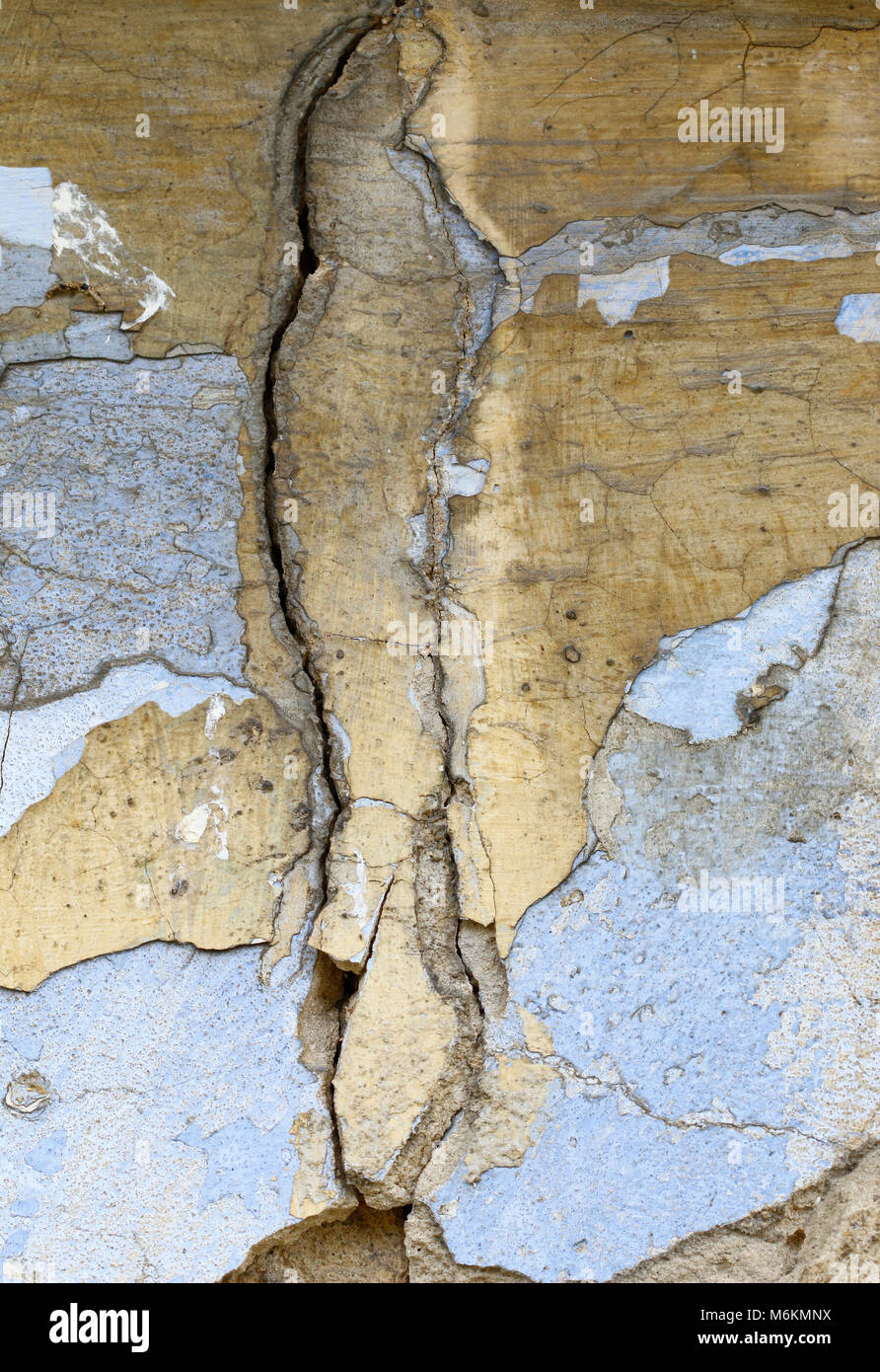 Damaged plaster hi-res stock photography and images - Alamy