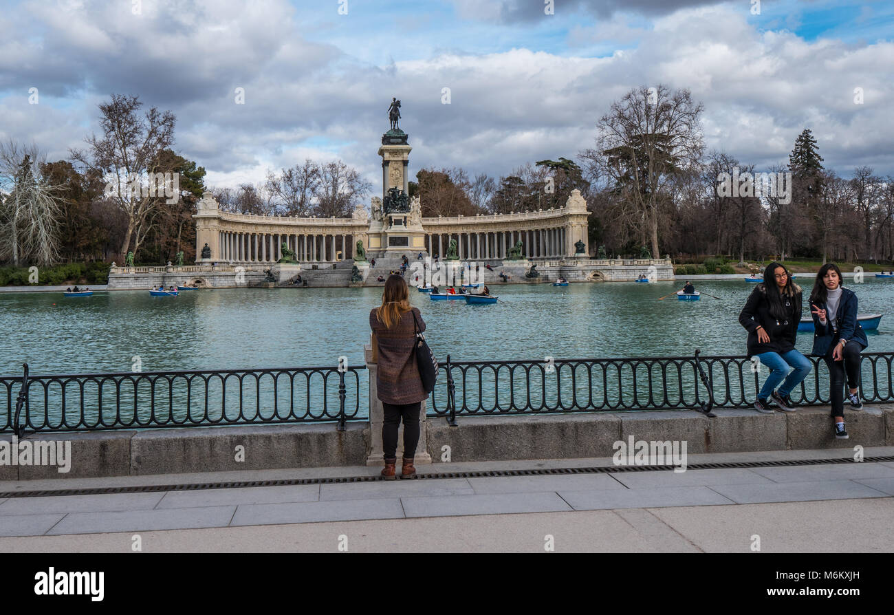 Wonderful lake in Retiro Park Madrid with its paddle boats - MADRID ...