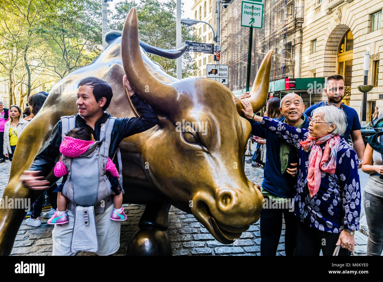 Charging Bull Bowling Green Manhattan New York, New York, USA Stock ...