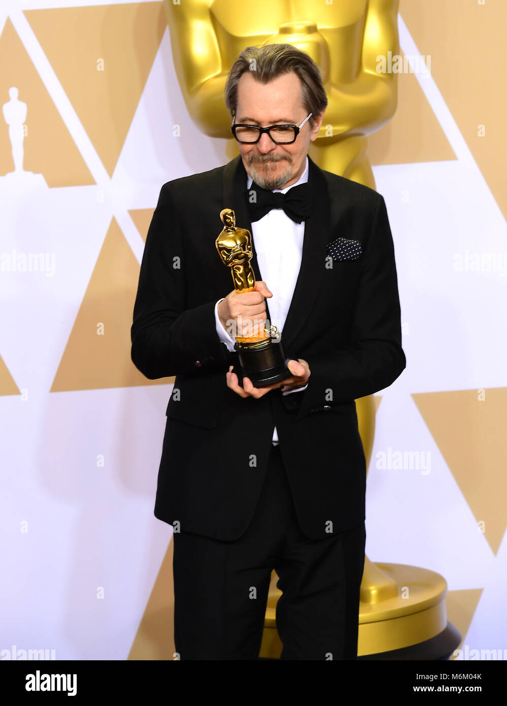 Gary Oldman with his Best Actor Oscar for Darkest Hour in the press ...