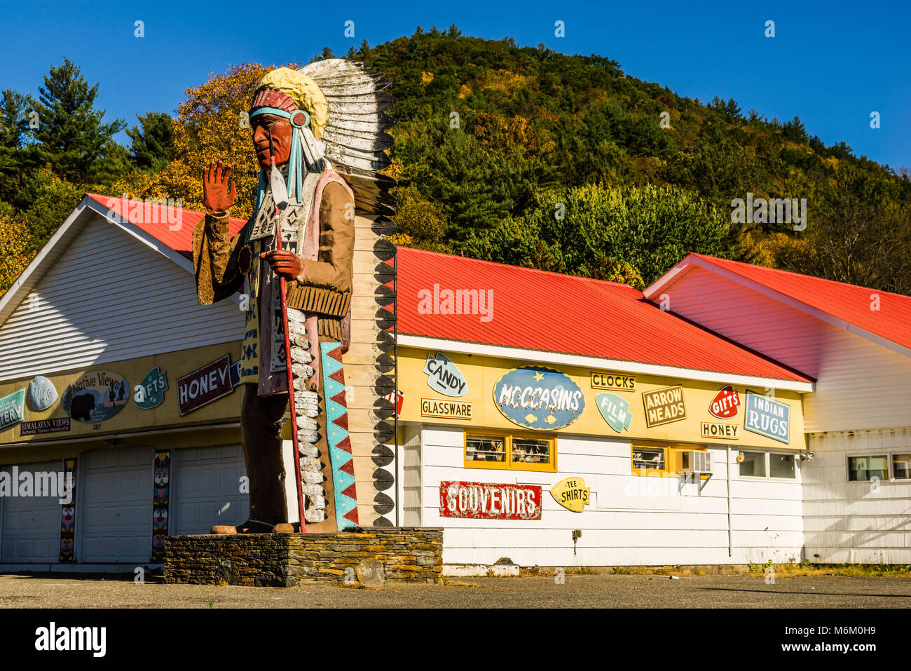 Native Views Gift Shop Mohawk Trail, Shelburne Falls, Massachusetts ...