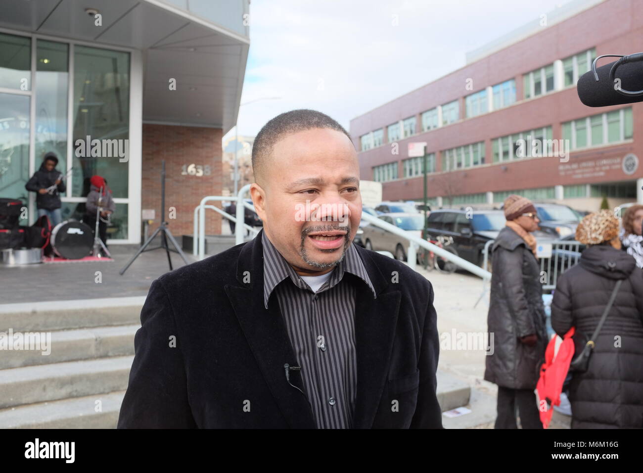 New York, USA. 4th March, 2018. NY State Senator Jesse Hamilton chats ...