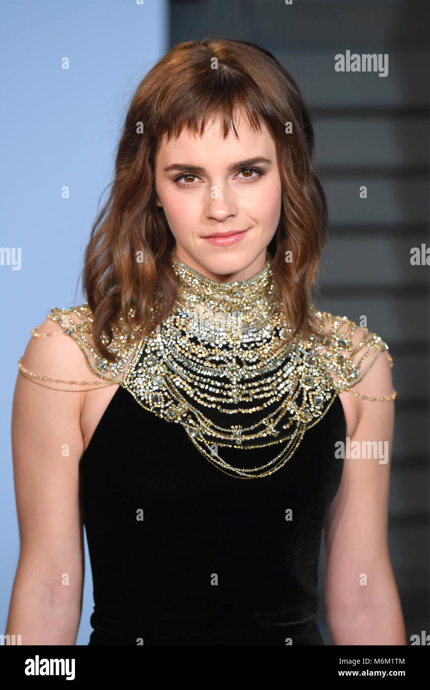 Emma Watson Medium Wavy Hair