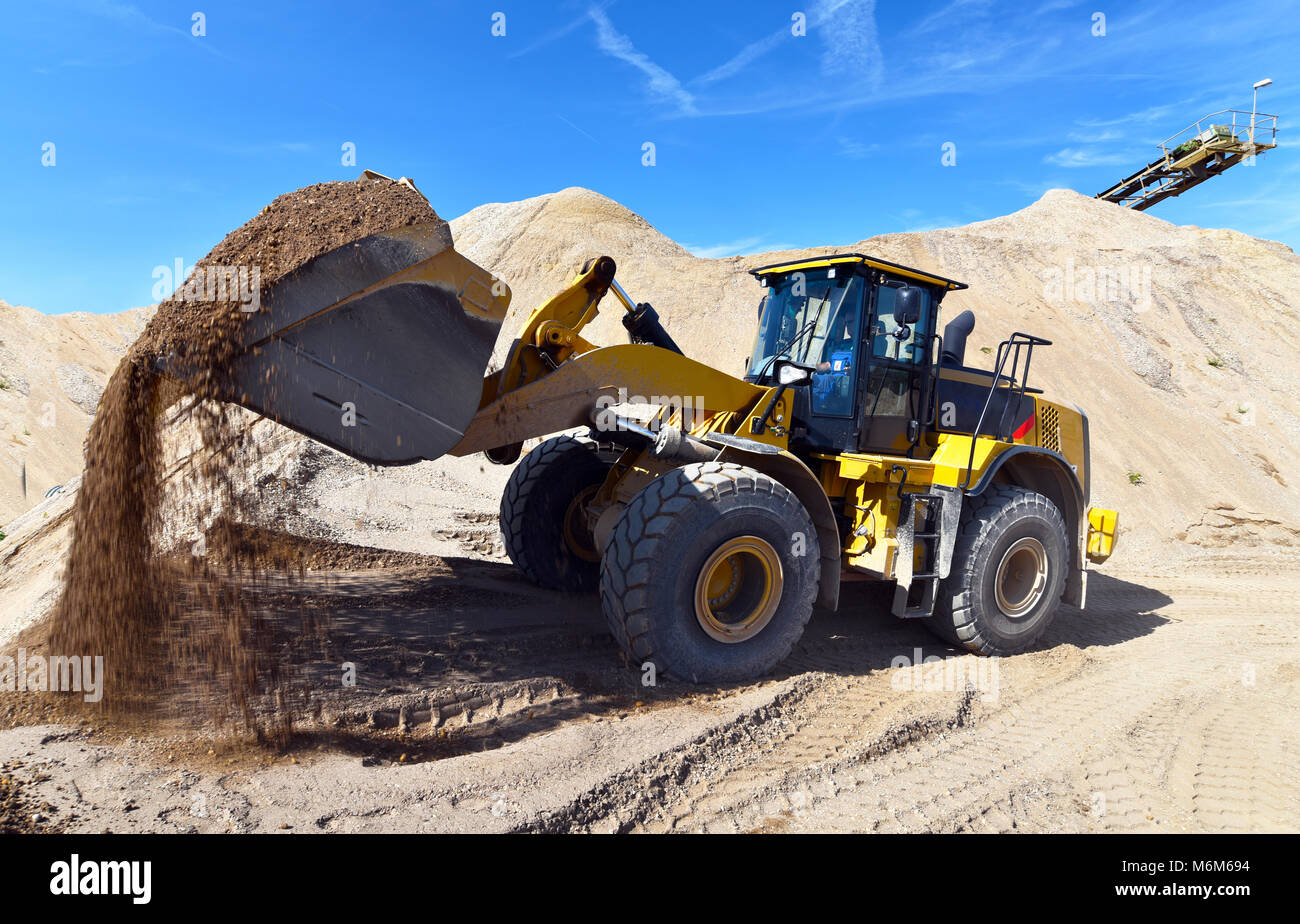 Load transports hi-res stock photography and images - Alamy