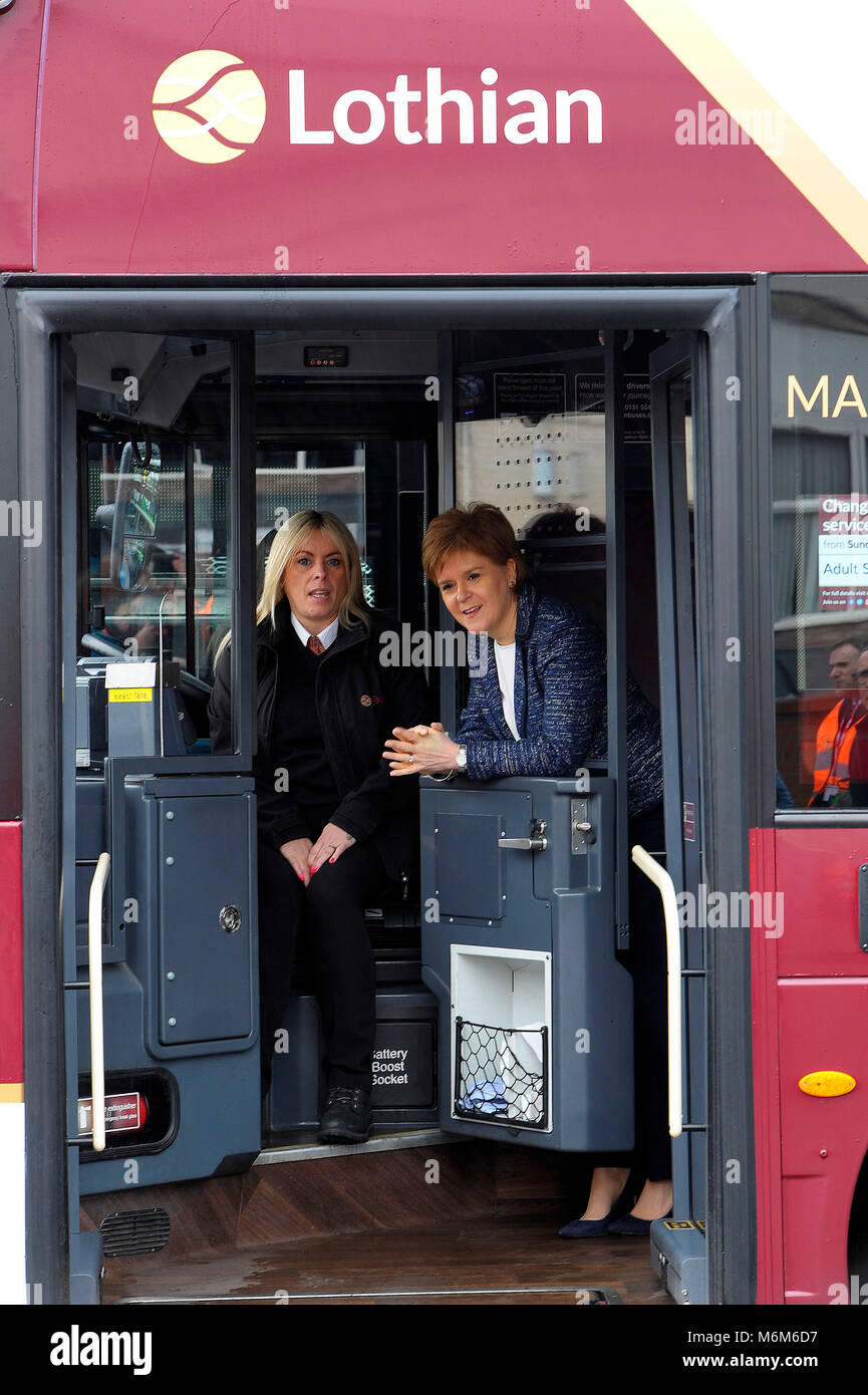 Bus driver lothian bus central garage hi-res stock photography and ...