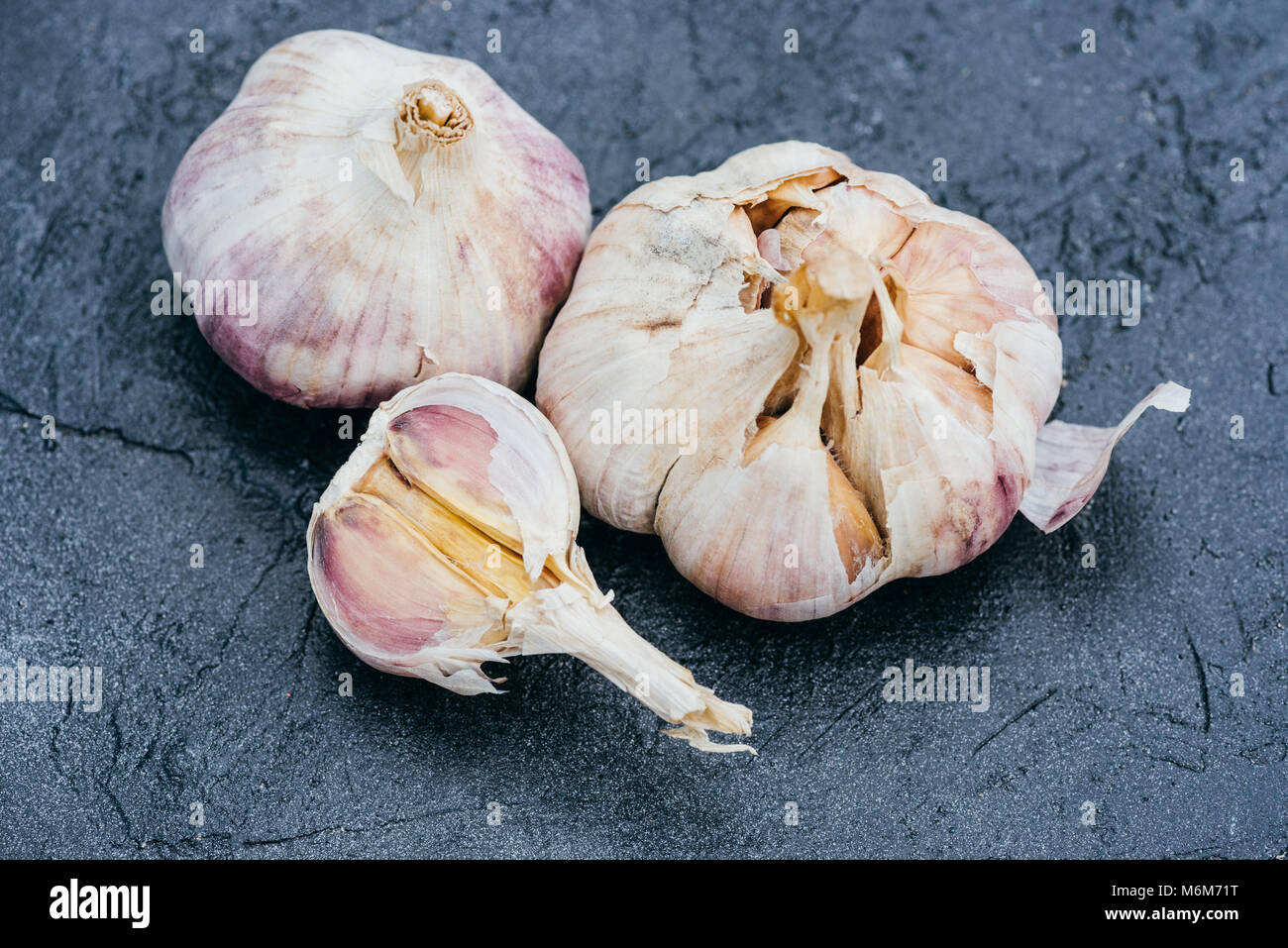 top view of raw healthy organic garlic cloves Stock Photo - Alamy