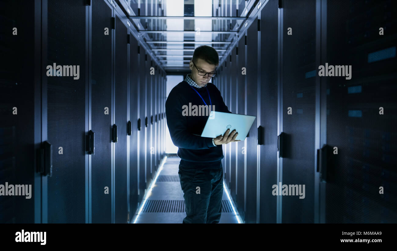 Supercomputer system hi-res stock photography and images - Alamy