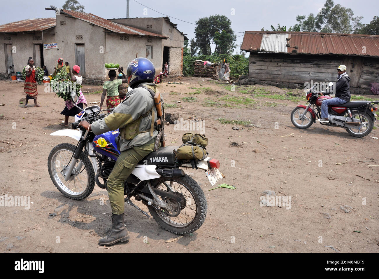 Congolese village hi-res stock photography and images - Alamy