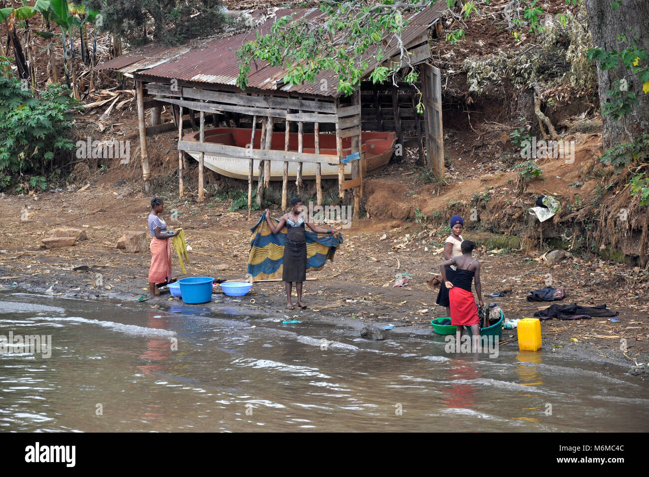 Democratic Republic of Congo, People boarding from Goma Stock Photo - Alamy
