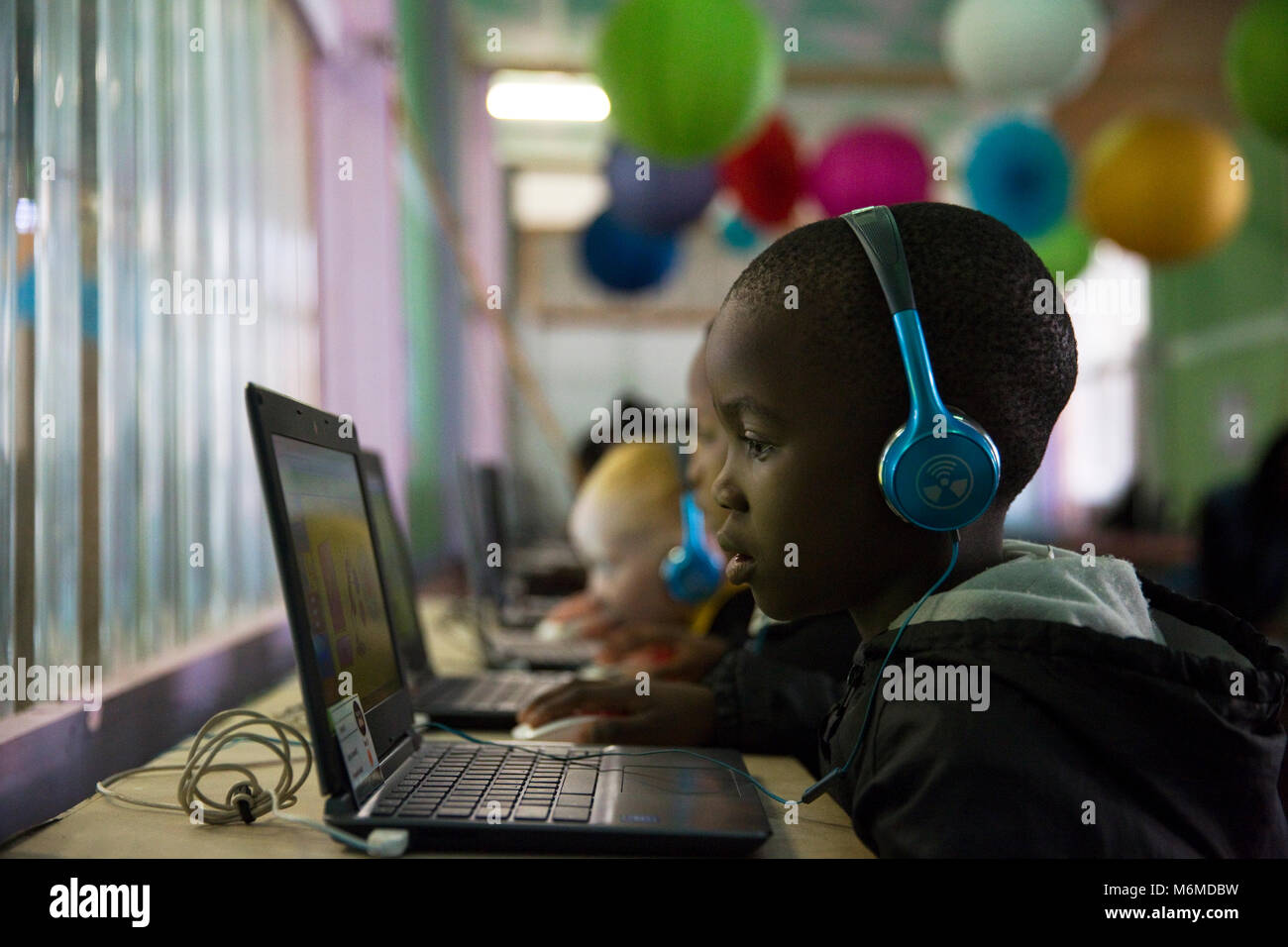 Africa school computer hi-res stock photography and images - Alamy