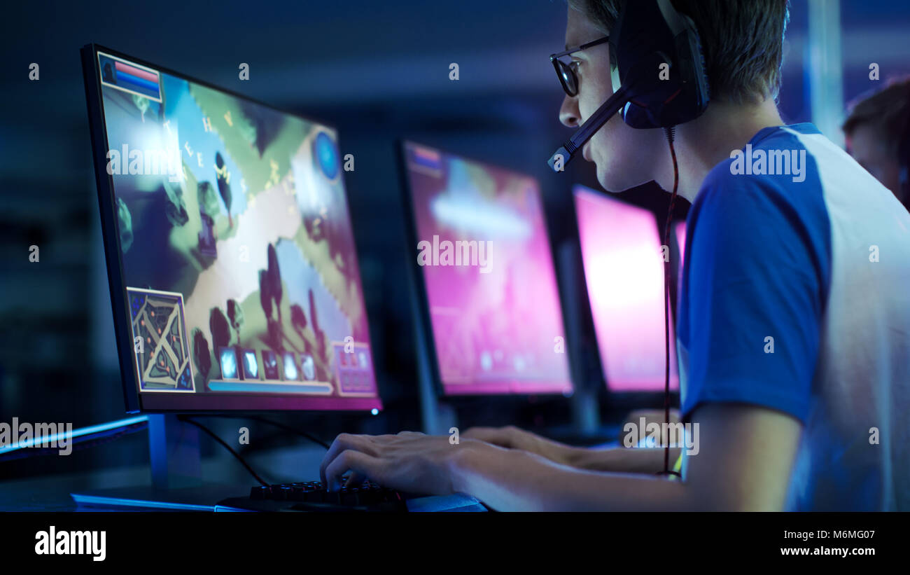 Game ui hi-res stock photography and images - Alamy