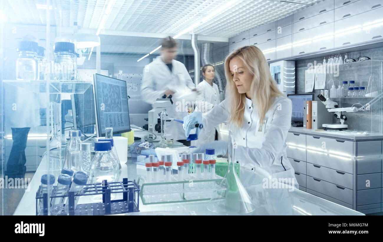 Scientist analysing data computer hi-res stock photography and images ...