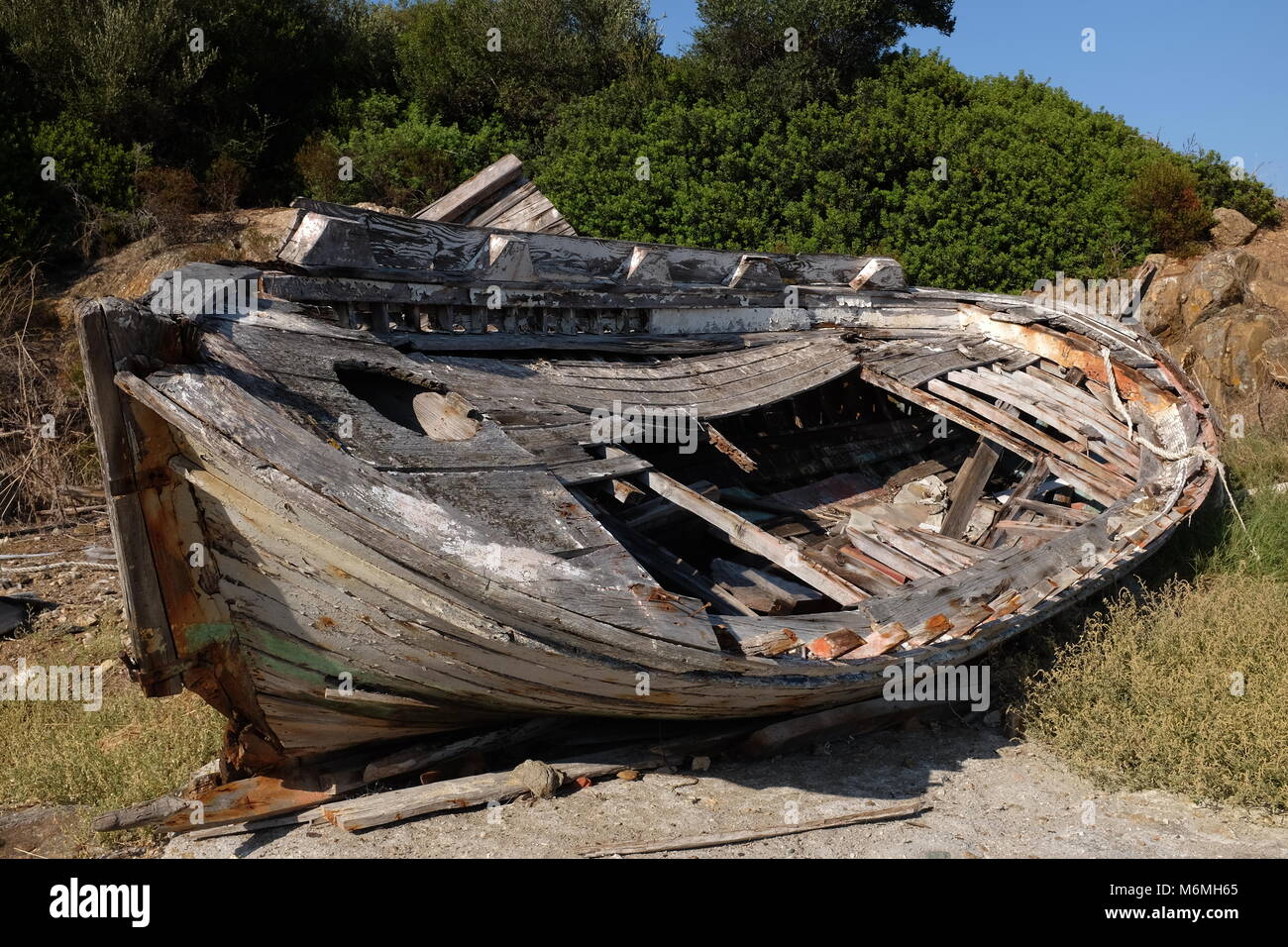 Greece wreck hi-res stock photography and images - Alamy