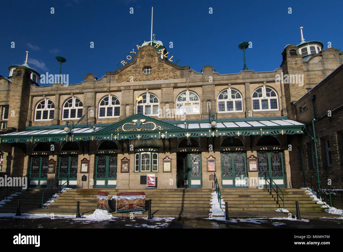 Harrogate Theatre High Resolution Stock Photography and Images - Alamy