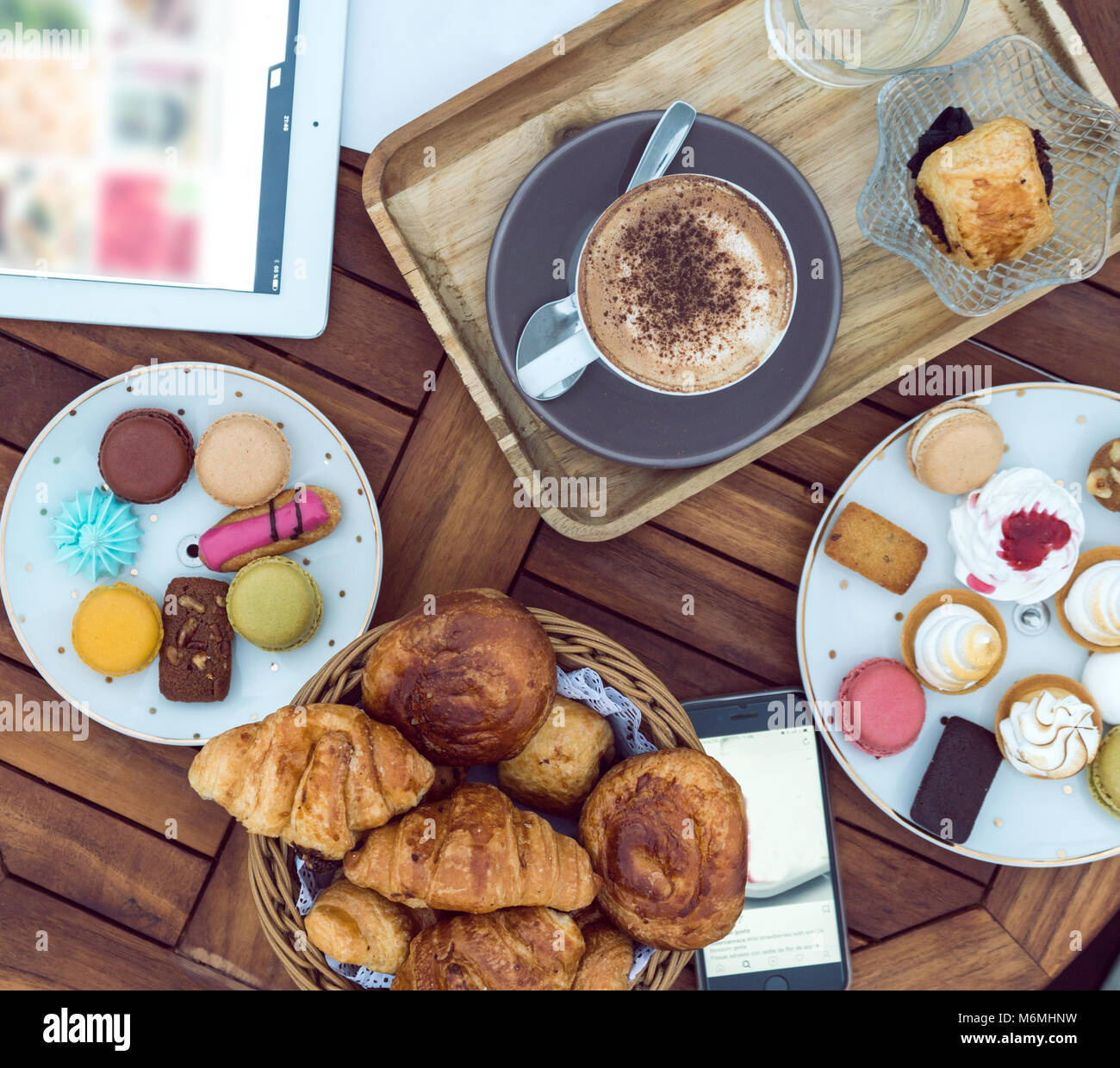 Foodie blog hi-res stock photography and images - Alamy