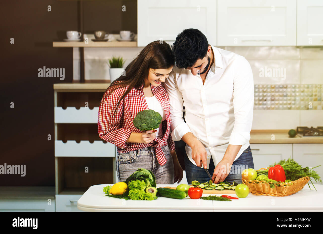 Couple Meal Prep Stock Photo - Alamy