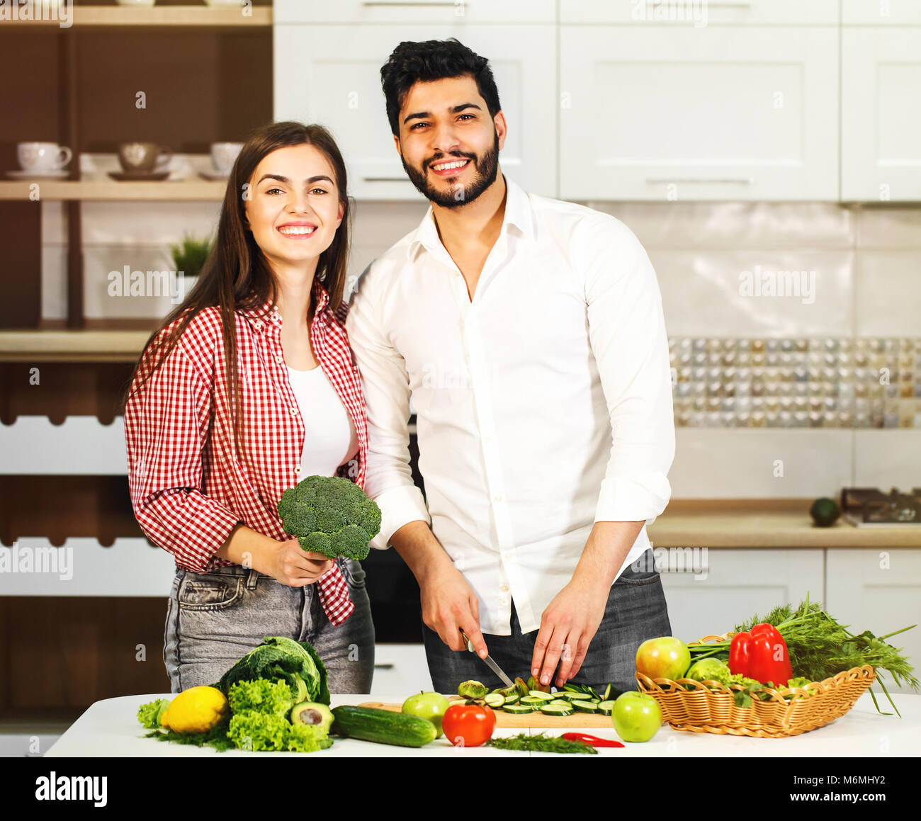 Couple Meal Prep Stock Photo - Alamy