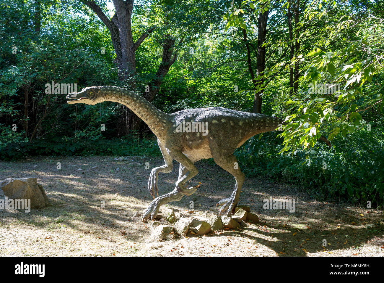Big model of prehistoric dinosaur in nature. Realistic scenery Stock ...
