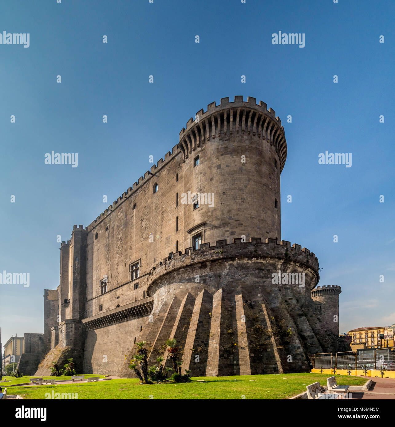 Italy medieval castle turret hi-res stock photography and images - Alamy
