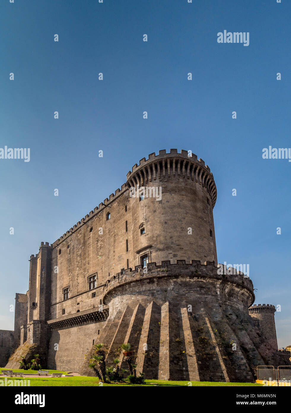 Italy medieval castle turret hi-res stock photography and images - Alamy