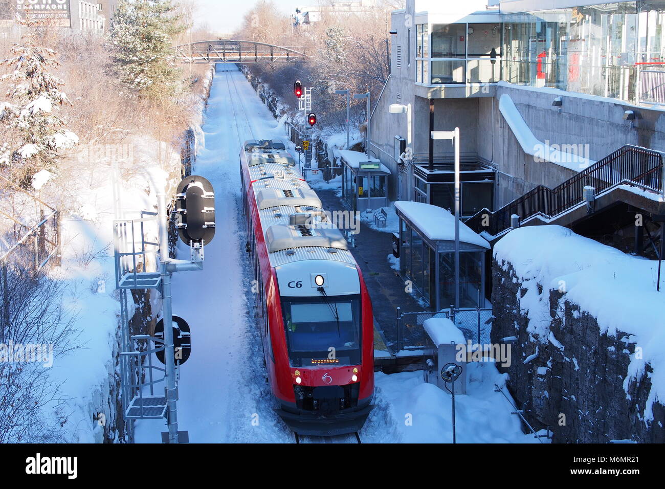 O train oc transpo hi-res stock photography and images - Alamy
