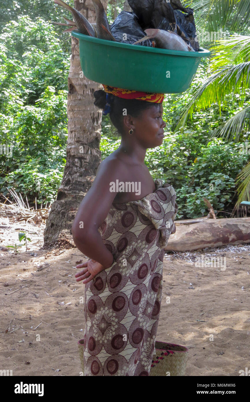 Africa, Madagascar, Portrait of a young woman Stock Photo - Alamy