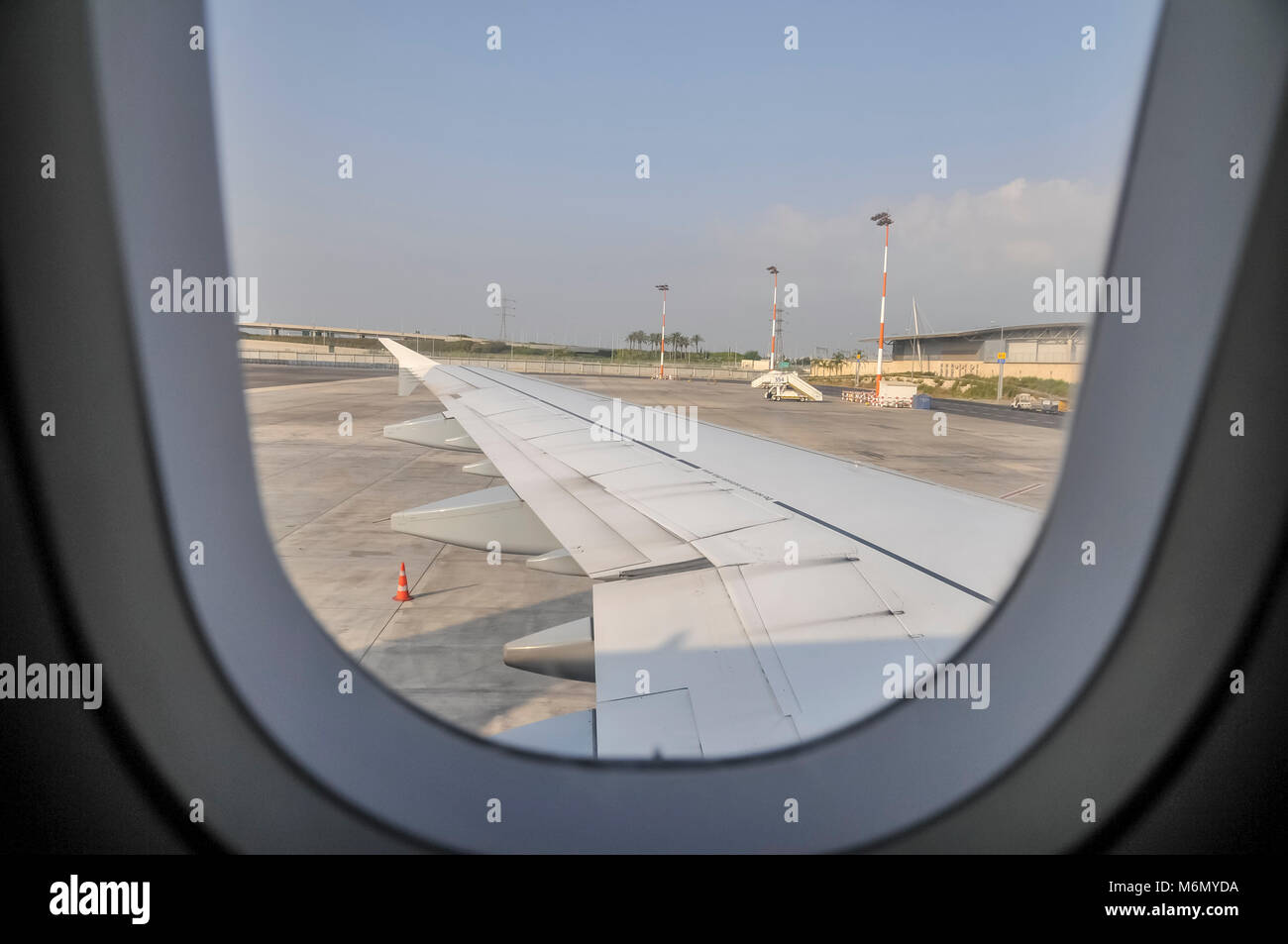 passengers boarding a Lufthansa Airbus A321 plane at Ben-Gurion ...