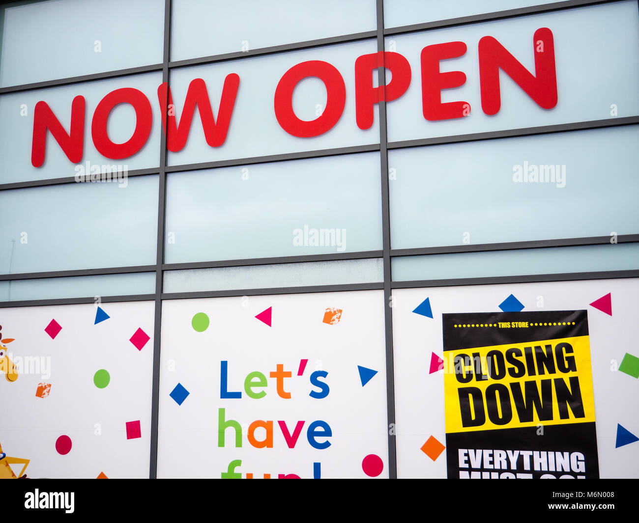 New Toys R Us Store, in Reading, Berkshire, England Stock Photo - Alamy
