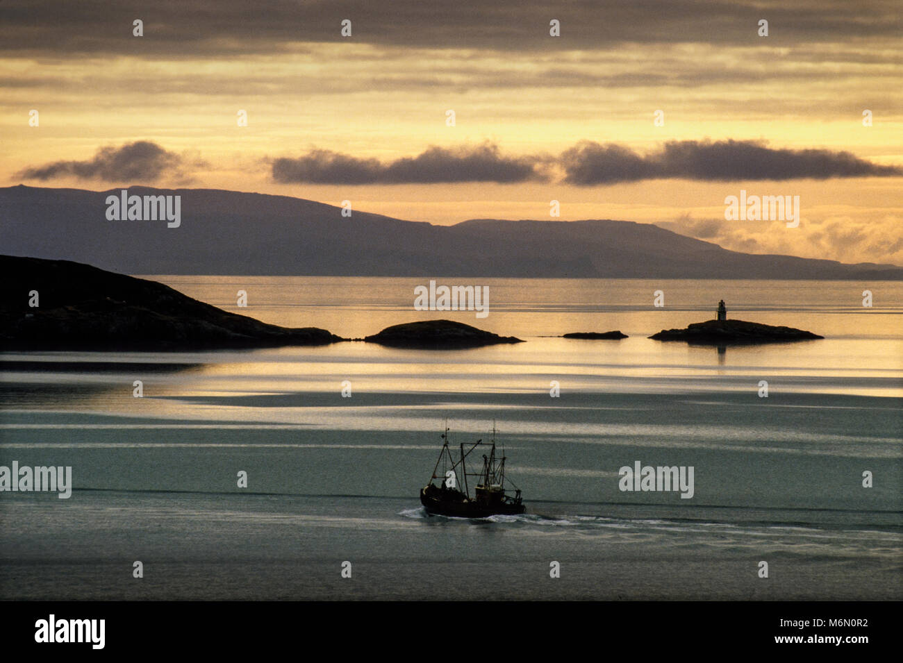 Rum inner hebrides harris hi-res stock photography and images - Alamy