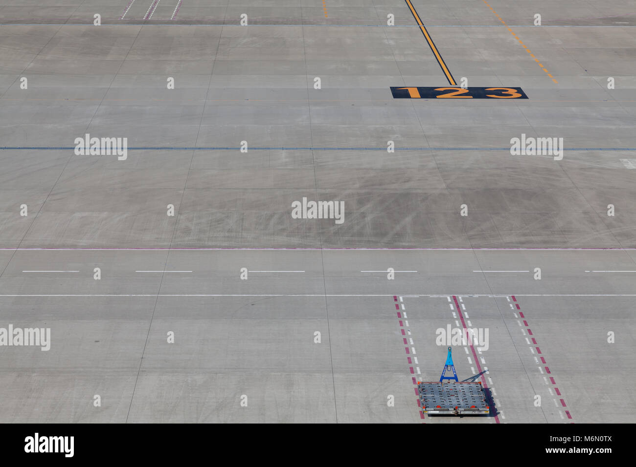Airport markings hi-res stock photography and images - Alamy