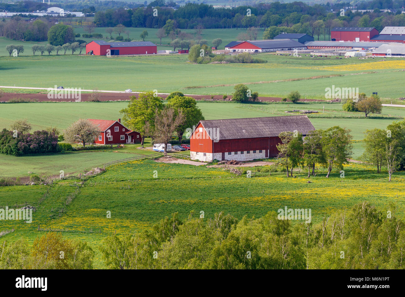 Overview farmhouse hi-res stock photography and images - Alamy