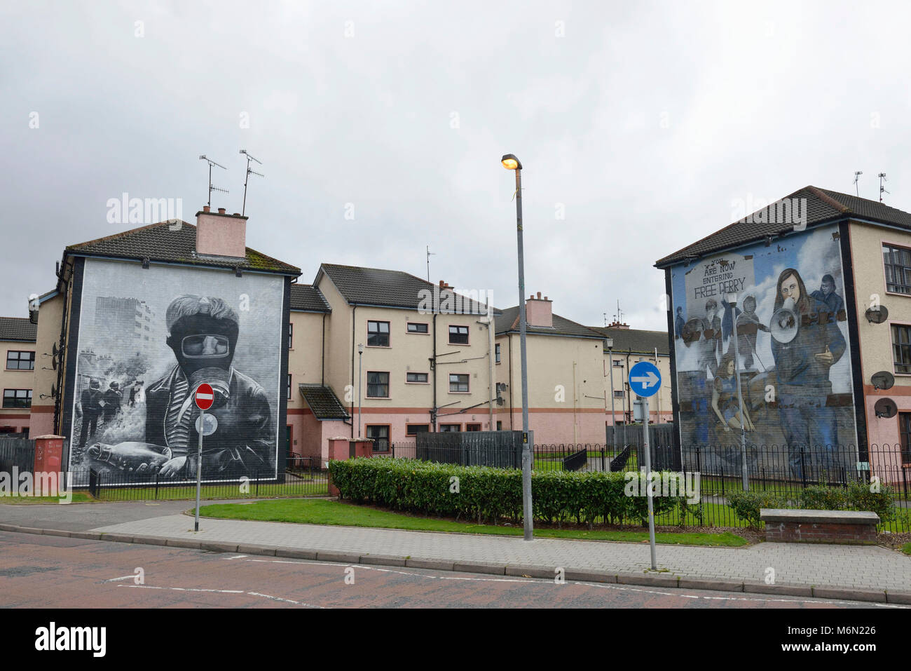 Northern Ireland, Derry (Londonderry), murals in the Catholic District ...