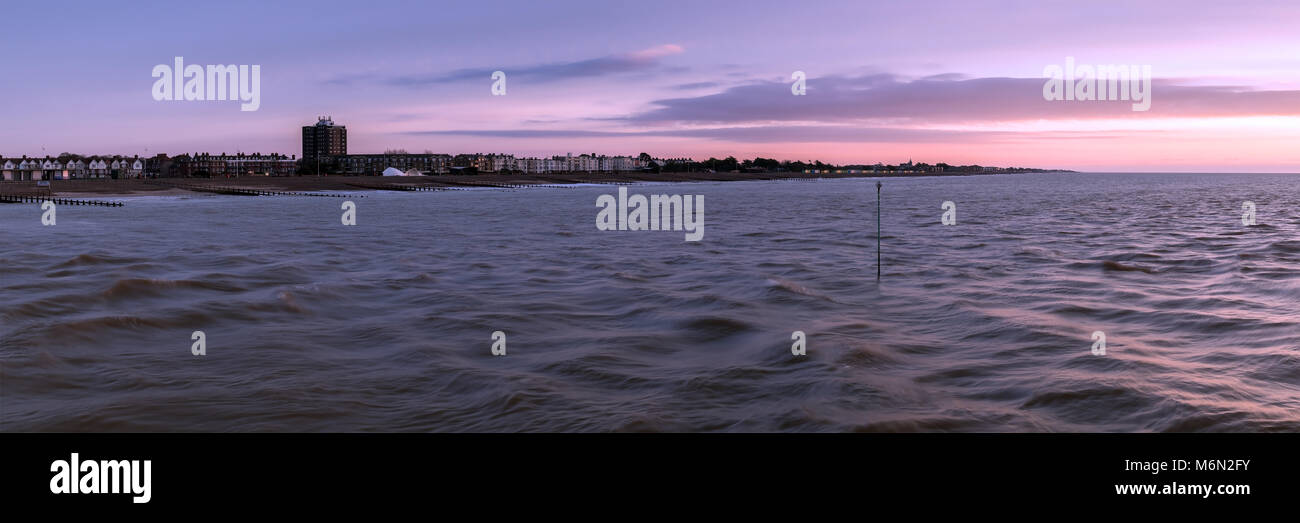 Littlehampton wave hi-res stock photography and images - Alamy