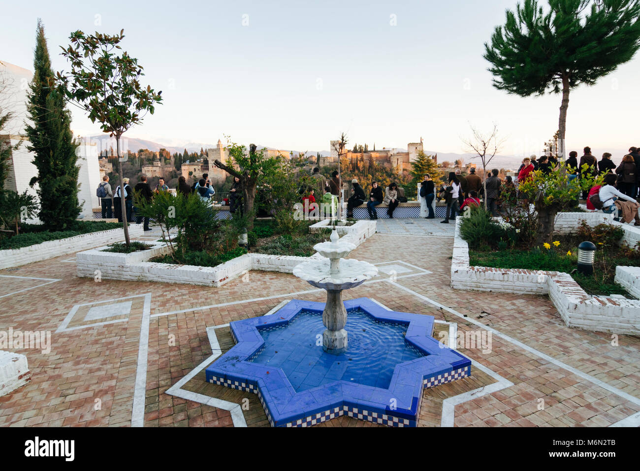 Granada mosque hi-res stock photography and images - Alamy