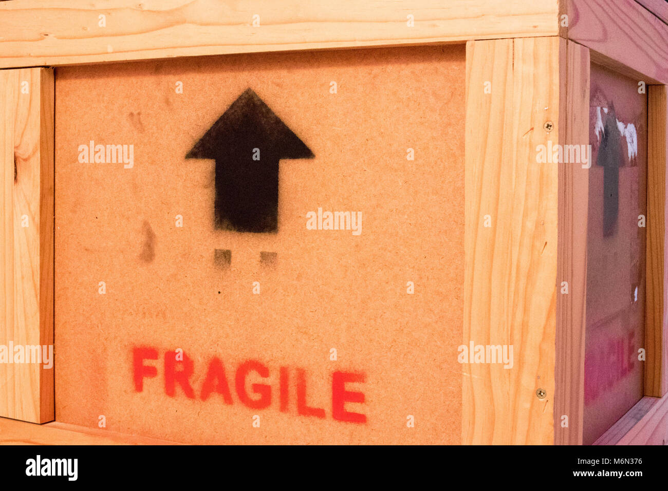 Wooden crate fragile sign hi-res stock photography and images - Alamy