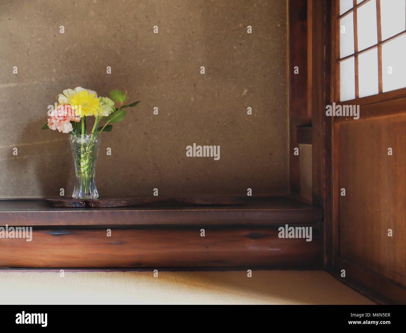 Traditional japan house interior hi-res stock photography and images ...