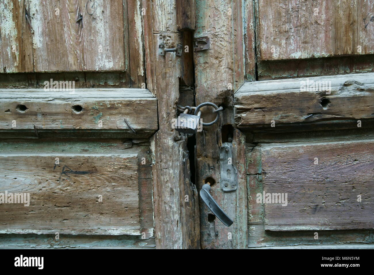 Padlocks on door hi-res stock photography and images - Alamy